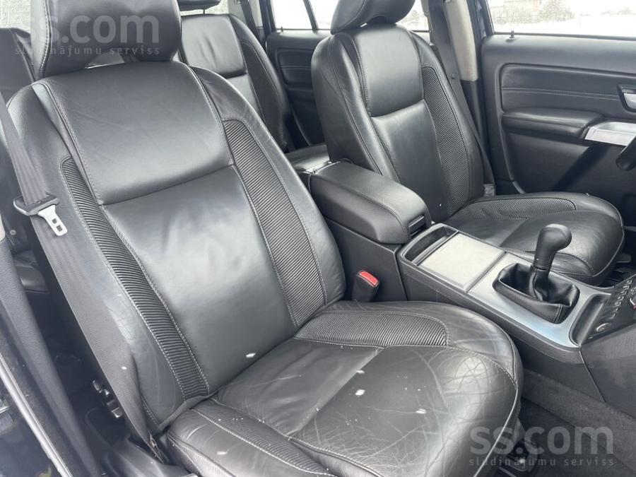 Melns Volvo XC90 2006 Rīga, ar dzinēja tilpumu 2.40 L un nobraukumu 327 tūkst. km par 5750 €, foto 21 vietnē AUTOMOTO.COM.LV