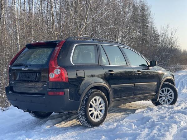 Black Volvo XC90 2006 in Riga, with an engine capacity of 2.40 L and mileage of 327 thousand km for 5750 €, photo 5 on AUTOMOTO.COM.LV