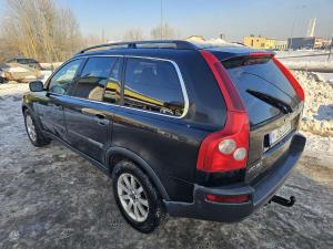 Black Volvo XC90 2006 in Kaunas, with an engine capacity of 2.40 L and mileage of 398 thousand km for 3999 €, photo 6 on AUTOMOTO.COM.LV