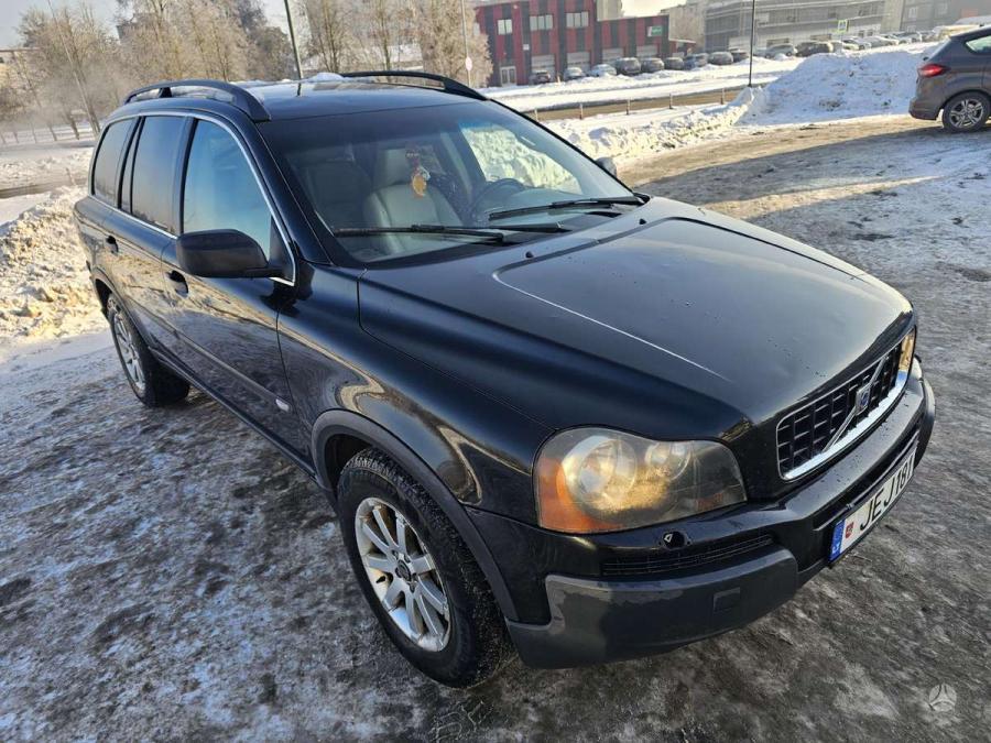Black Volvo XC90 2006 in Kaunas, with an engine capacity of 2.40 L and mileage of 398 thousand km for 3999 €, photo 12 on AUTOMOTO.COM.LV
