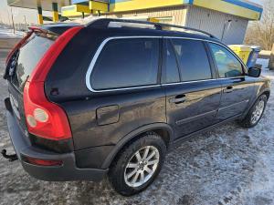 Black Volvo XC90 2006 in Kaunas, with an engine capacity of 2.40 L and mileage of 398 thousand km for 3999 €, photo 17 on AUTOMOTO.COM.LV