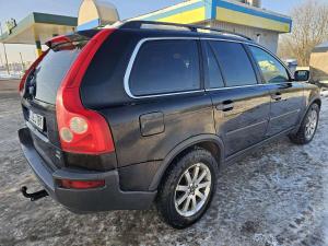 Black Volvo XC90 2006 in Kaunas, with an engine capacity of 2.40 L and mileage of 398 thousand km for 3999 €, photo 18 on AUTOMOTO.COM.LV