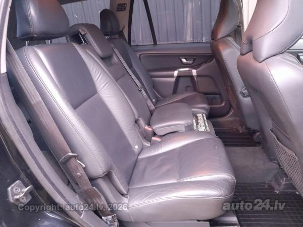 Melns Volvo XC90 2006 Paide, ar dzinēja tilpumu 2.40 L un nobraukumu 322 tūkst. km par 6500 €, foto 11 vietnē AUTOMOTO.COM.LV
