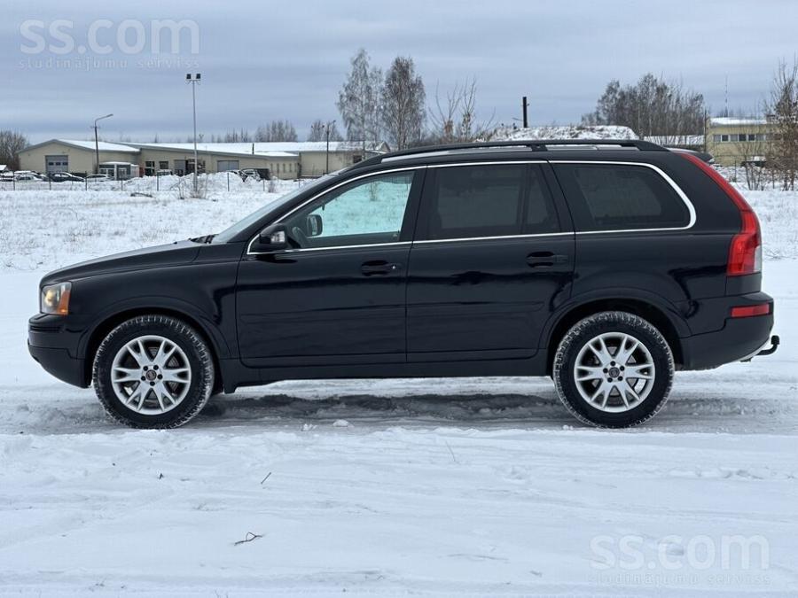 Black Volvo XC90 2006 in Riga, with an engine capacity of 2.40 L and mileage of 367 thousand km for 5600 €, photo 4 on AUTOMOTO.COM.LV