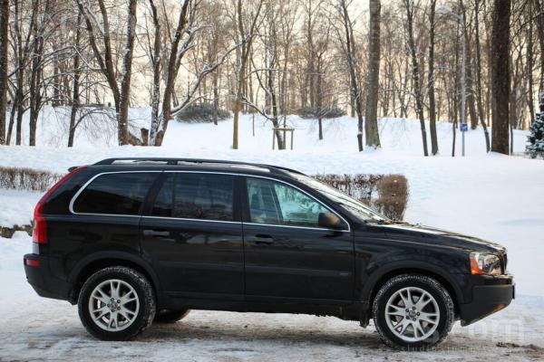 Black Volvo XC90 2006 in Riga, with an engine capacity of 2.40 L and mileage of 0 thousand km for 5850 €, photo 7 on AUTOMOTO.COM.LV