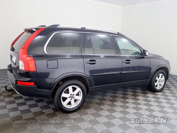 Melns Volvo XC90 2006 Tallina, ar dzinēja tilpumu 2.40 L un nobraukumu 292 tūkst. km par 3999 €, foto 3 vietnē AUTOMOTO.COM.LV