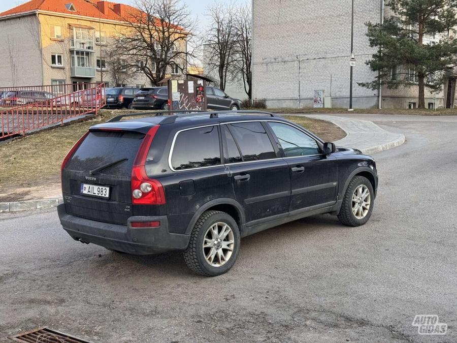 Melns Volvo XC90 2006 Viļņa, ar dzinēja tilpumu 2.40 L un nobraukumu 360 tūkst. km par 1900 €, foto 4 vietnē AUTOMOTO.COM.LV