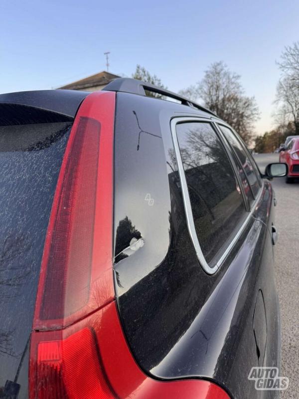 Melns Volvo XC90 2006 Viļņa, ar dzinēja tilpumu 2.40 L un nobraukumu 360 tūkst. km par 1900 €, foto 6 vietnē AUTOMOTO.COM.LV