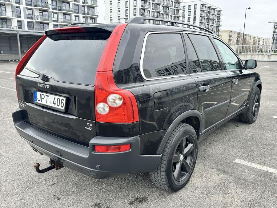 Melns Volvo XC90 2006 Viļņa, ar dzinēja tilpumu 2.40 L un nobraukumu 303 tūkst. km par 4499 €, foto 4 vietnē AUTOMOTO.COM.LV