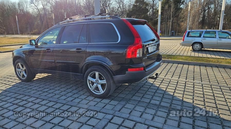 Melns Volvo XC90 2006 Tallina, ar dzinēja tilpumu 2.40 L un nobraukumu 392 tūkst. km par 6500 €, foto 4 vietnē AUTOMOTO.COM.LV