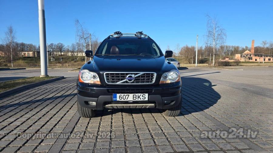 Melns Volvo XC90 2006 Tallina, ar dzinēja tilpumu 2.40 L un nobraukumu 392 tūkst. km par 6500 €, foto 6 vietnē AUTOMOTO.COM.LV