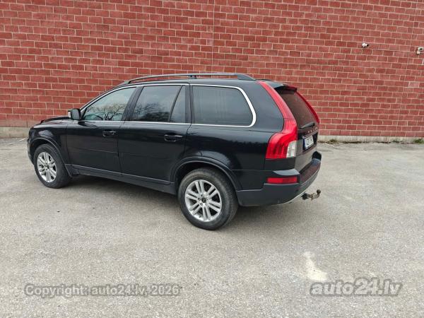 Melns Volvo XC90 2006 Tallina, ar dzinēja tilpumu 2.40 L un nobraukumu 507 tūkst. km par 4700 €, foto 8 vietnē AUTOMOTO.COM.LV