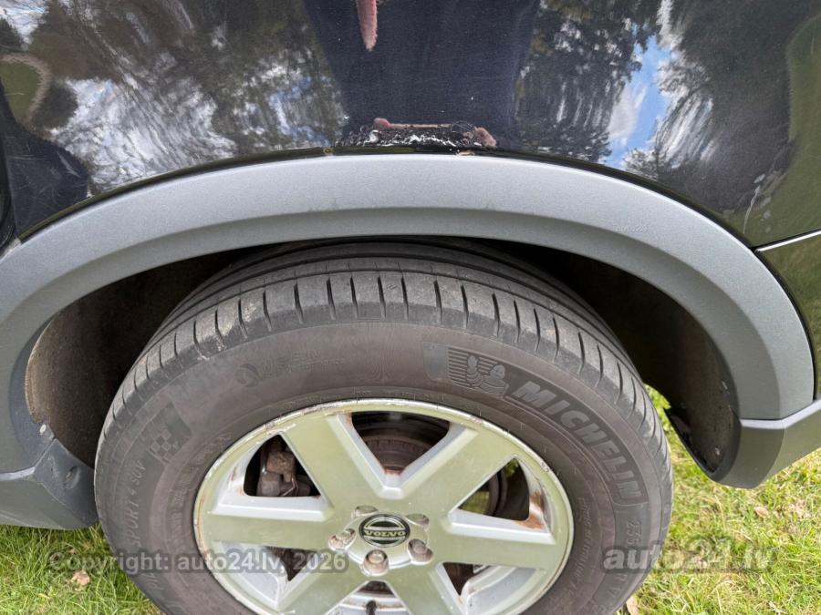 Melns Volvo XC90 2006 Tartu, ar dzinēja tilpumu 2.40 L un nobraukumu 325 tūkst. km par 4300 €, foto 8 vietnē AUTOMOTO.COM.LV