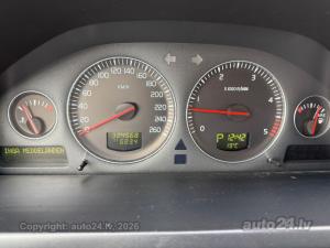Melns Volvo XC90 2006 Tartu, ar dzinēja tilpumu 2.40 L un nobraukumu 325 tūkst. km par 4300 €, foto 10 vietnē AUTOMOTO.COM.LV