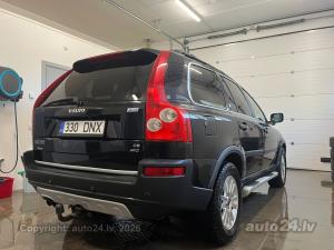 Black Volvo XC90 2006 in Mustvee, with an engine capacity of 2.40 L and mileage of 331 thousand km for 5850 €, photo 3 on AUTOMOTO.COM.LV