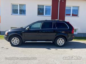 Black Volvo XC90 2006 in Mustvee, with an engine capacity of 2.40 L and mileage of 331 thousand km for 5850 €, photo 6 on AUTOMOTO.COM.LV