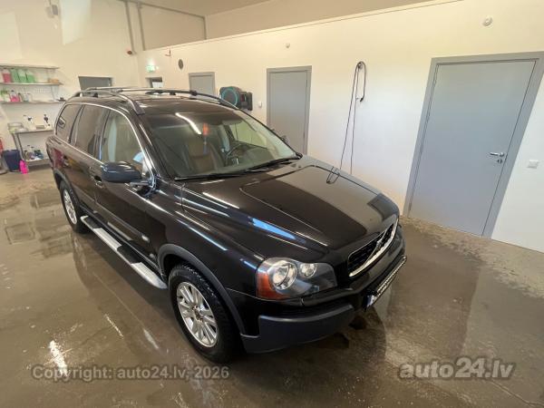 Melns Volvo XC90 2006 Mustvē, ar dzinēja tilpumu 2.40 L un nobraukumu 331 tūkst. km par 5850 €, foto 8 vietnē AUTOMOTO.COM.LV