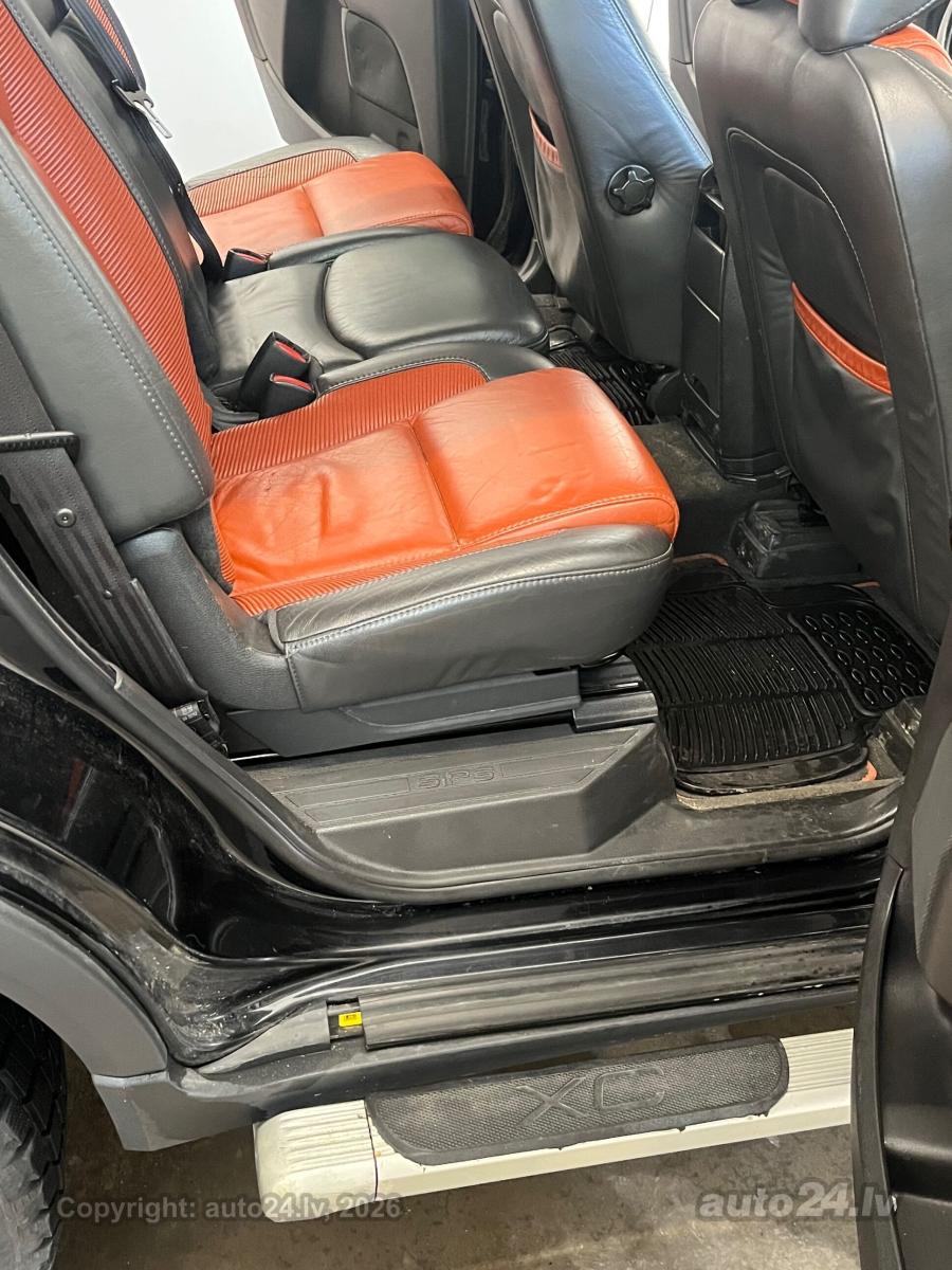 Black Volvo XC90 2006 in Mustvee, with an engine capacity of 2.40 L and mileage of 331 thousand km for 5850 €, photo 12 on AUTOMOTO.COM.LV