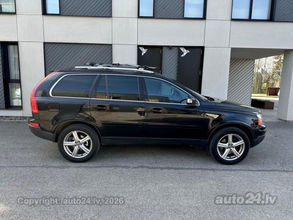 Black Volvo XC90 2006 in Tartu, with an engine capacity of 2.40 L and mileage of 390 thousand km for 6200 €, photo 5 on AUTOMOTO.COM.LV