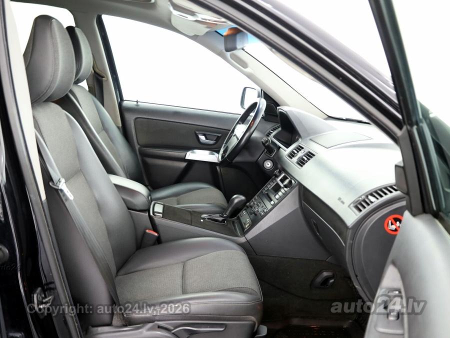 Melns Volvo XC90 2006 Tallina, ar dzinēja tilpumu 2.40 L un nobraukumu 415 tūkst. km par 2499 €, foto 7 vietnē AUTOMOTO.COM.LV