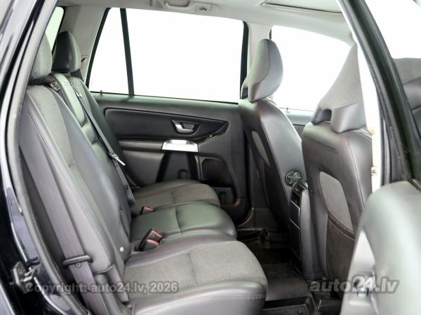 Black Volvo XC90 2006 in Tallinn, with an engine capacity of 2.40 L and mileage of 415 thousand km for 2499 €, photo 7 on AUTOMOTO.COM.LV
