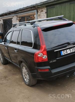 Black Volvo XC90 2006 in Saldus, with an engine capacity of 2.40 L and mileage of 366 thousand km for 4000 €, photo 3 on AUTOMOTO.COM.LV