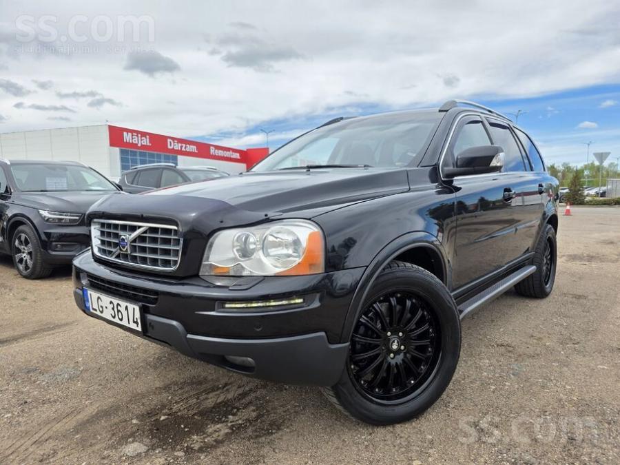 Melns Volvo XC90 2006 Daugavpils, ar dzinēja tilpumu 2.40 L un nobraukumu 0 tūkst. km par 5650 €, foto 1 vietnē AUTOMOTO.COM.LV