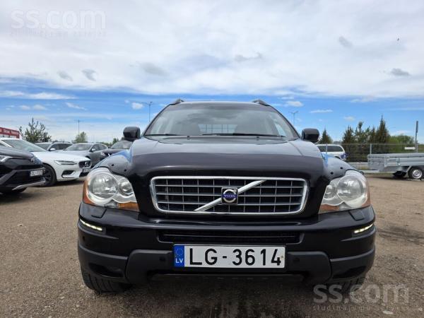Black Volvo XC90 2006 in Daugavpils, with an engine capacity of 2.40 L and mileage of 0 thousand km for 5650 €, photo 3 on AUTOMOTO.COM.LV