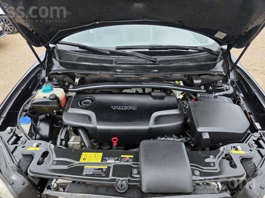 Melns Volvo XC90 2006 Daugavpils, ar dzinēja tilpumu 2.40 L un nobraukumu 0 tūkst. km par 5650 €, foto 15 vietnē AUTOMOTO.COM.LV