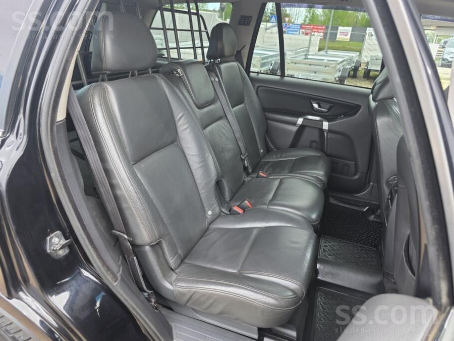 Melns Volvo XC90 2006 Daugavpils, ar dzinēja tilpumu 2.40 L un nobraukumu 0 tūkst. km par 5650 €, foto 24 vietnē AUTOMOTO.COM.LV