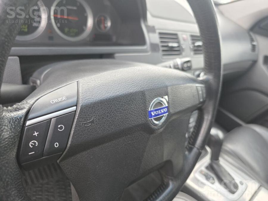 Melns Volvo XC90 2006 Daugavpils, ar dzinēja tilpumu 2.40 L un nobraukumu 0 tūkst. km par 5650 €, foto 28 vietnē AUTOMOTO.COM.LV