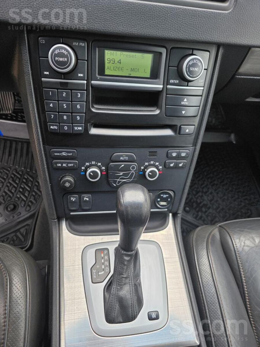 Melns Volvo XC90 2006 Daugavpils, ar dzinēja tilpumu 2.40 L un nobraukumu 0 tūkst. km par 5650 €, foto 30 vietnē AUTOMOTO.COM.LV