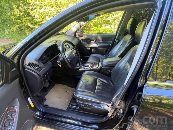 Melns Volvo XC90 2006 Rīga, ar dzinēja tilpumu 2.40 L un nobraukumu 330 tūkst. km par 6755 €, foto 9 vietnē AUTOMOTO.COM.LV