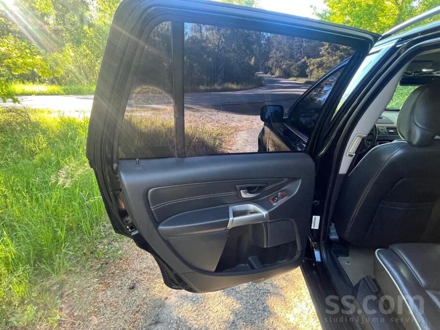 Melns Volvo XC90 2006 Rīga, ar dzinēja tilpumu 2.40 L un nobraukumu 330 tūkst. km par 6755 €, foto 11 vietnē AUTOMOTO.COM.LV