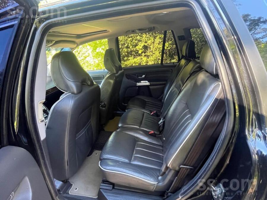 Melns Volvo XC90 2006 Rīga, ar dzinēja tilpumu 2.40 L un nobraukumu 330 tūkst. km par 6755 €, foto 12 vietnē AUTOMOTO.COM.LV