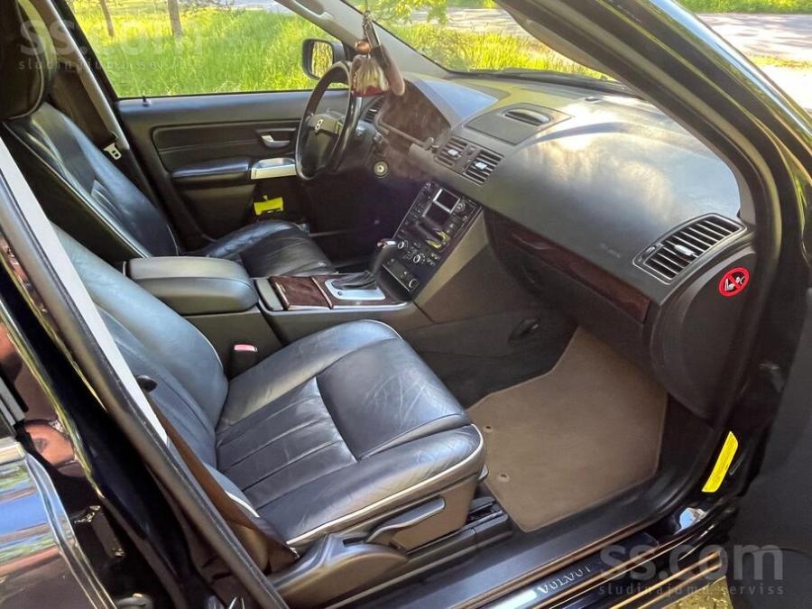 Melns Volvo XC90 2006 Rīga, ar dzinēja tilpumu 2.40 L un nobraukumu 330 tūkst. km par 6755 €, foto 14 vietnē AUTOMOTO.COM.LV