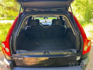 Melns Volvo XC90 2006 Rīga, ar dzinēja tilpumu 2.40 L un nobraukumu 330 tūkst. km par 6755 €, foto 17 vietnē AUTOMOTO.COM.LV