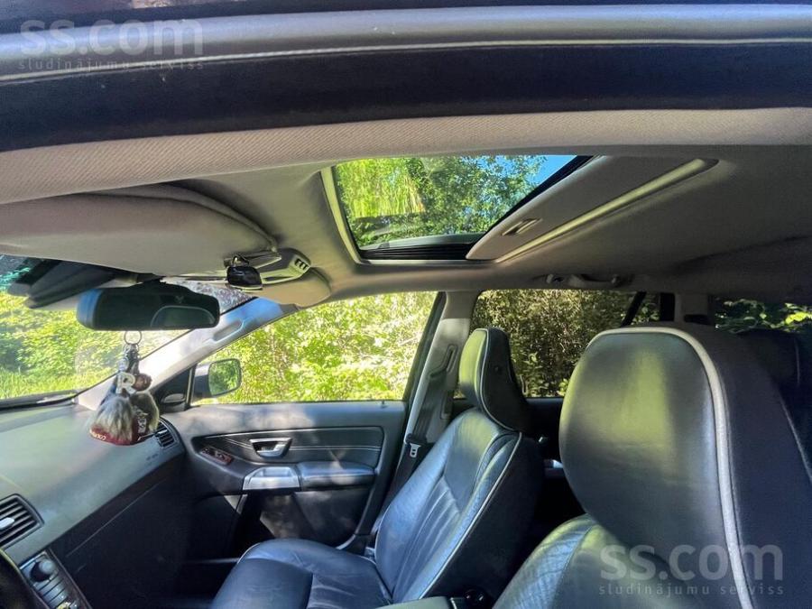 Melns Volvo XC90 2006 Rīga, ar dzinēja tilpumu 2.40 L un nobraukumu 330 tūkst. km par 6755 €, foto 22 vietnē AUTOMOTO.COM.LV