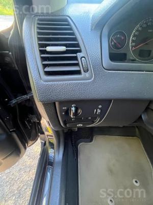 Melns Volvo XC90 2006 Rīga, ar dzinēja tilpumu 2.40 L un nobraukumu 330 tūkst. km par 6755 €, foto 24 vietnē AUTOMOTO.COM.LV