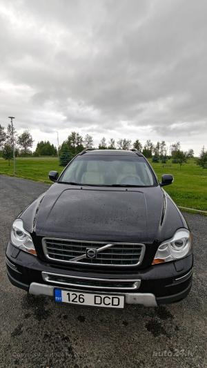 Black Volvo XC90 2006 in Maardu, with an engine capacity of 2.40 L and mileage of 263 thousand km for 6500 €, photo 3 on AUTOMOTO.COM.LV