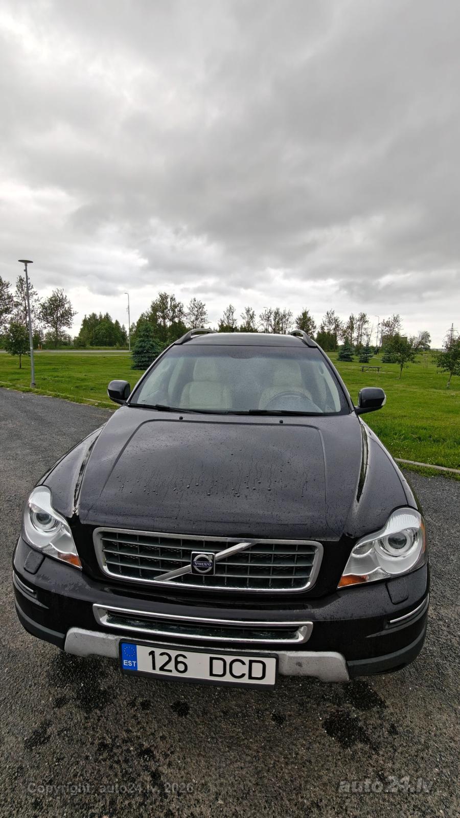 Black Volvo XC90 2006 in Maardu, with an engine capacity of 2.40 L and mileage of 263 thousand km for 6500 €, photo 3 on AUTOMOTO.COM.LV
