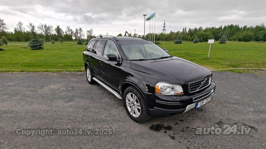 Black Volvo XC90 2006 in Maardu, with an engine capacity of 2.40 L and mileage of 263 thousand km for 6500 €, photo 4 on AUTOMOTO.COM.LV