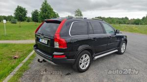 Black Volvo XC90 2006 in Maardu, with an engine capacity of 2.40 L and mileage of 263 thousand km for 6500 €, photo 6 on AUTOMOTO.COM.LV