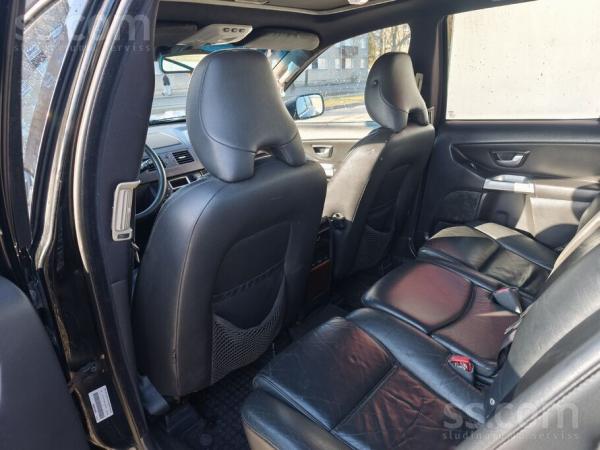 Black Volvo XC90 2006 in Rezekne, with an engine capacity of 2.40 L and mileage of 412 thousand km for 4500 €, photo 6 on AUTOMOTO.COM.LV
