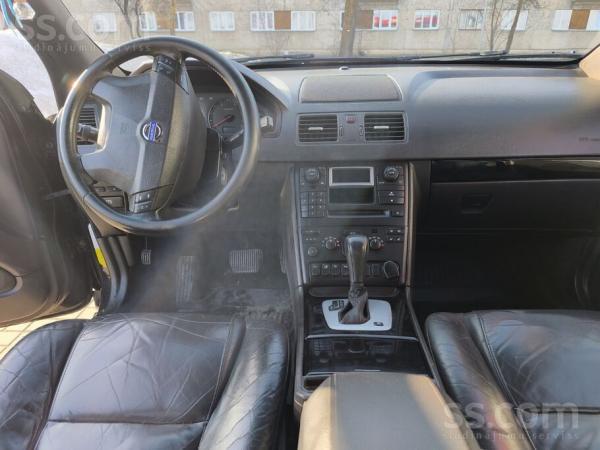 Black Volvo XC90 2006 in Rezekne, with an engine capacity of 2.40 L and mileage of 412 thousand km for 4500 €, photo 10 on AUTOMOTO.COM.LV