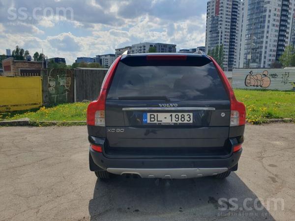 Черный Вольво ХС90 2006 в Рига, объемом двигателя 2.40 л и пробегом 345 тыс. км за 5100 €, фото 8 на AUTOMOTO.COM.LV