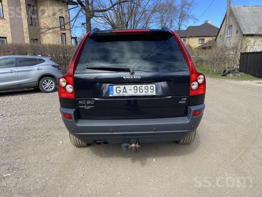 Black Volvo XC90 2006 in Riga, with an engine capacity of 2.40 L and mileage of 470 thousand km for 4950 €, photo 6 on AUTOMOTO.COM.LV