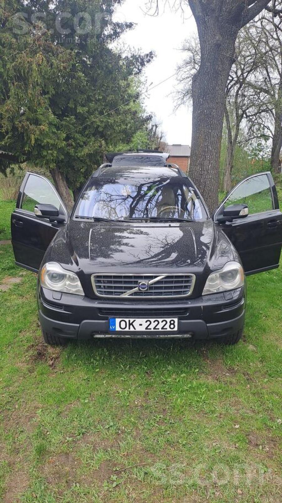 Melns Volvo XC90 2006 Alūksne, ar dzinēja tilpumu 2.40 L un nobraukumu 309 tūkst. km par 5100 €, foto 1 vietnē AUTOMOTO.COM.LV