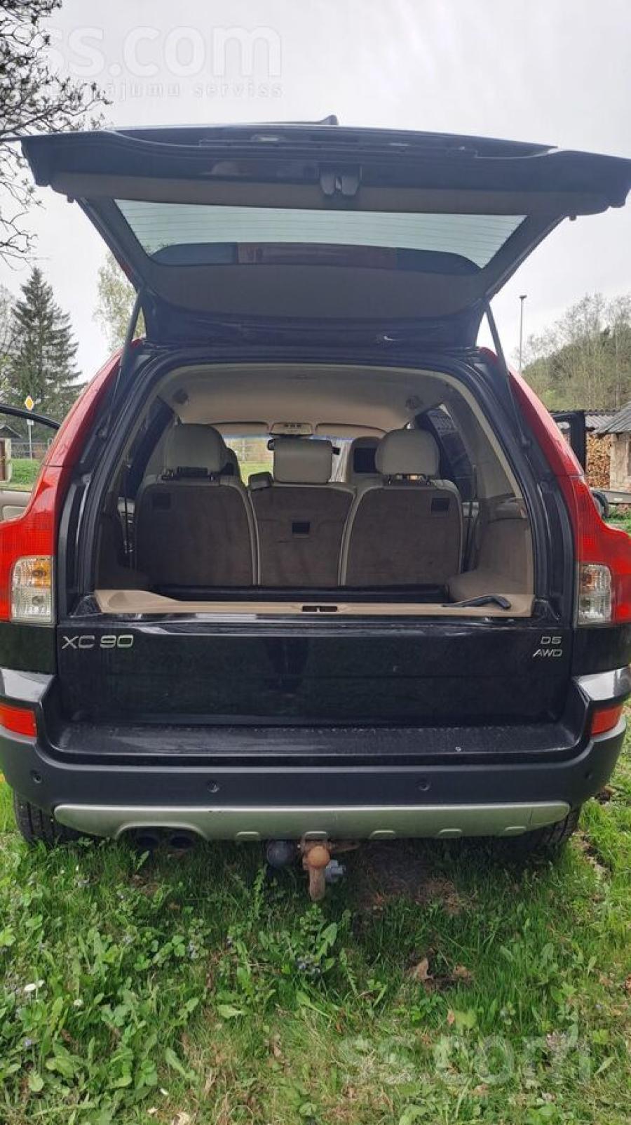 Melns Volvo XC90 2006 Alūksne, ar dzinēja tilpumu 2.40 L un nobraukumu 309 tūkst. km par 5100 €, foto 6 vietnē AUTOMOTO.COM.LV