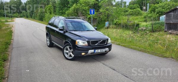 Black Volvo XC90 2006 in Tukums, with an engine capacity of 2.40 L and mileage of 386 thousand km for 4990 €, photo 1 on AUTOMOTO.COM.LV